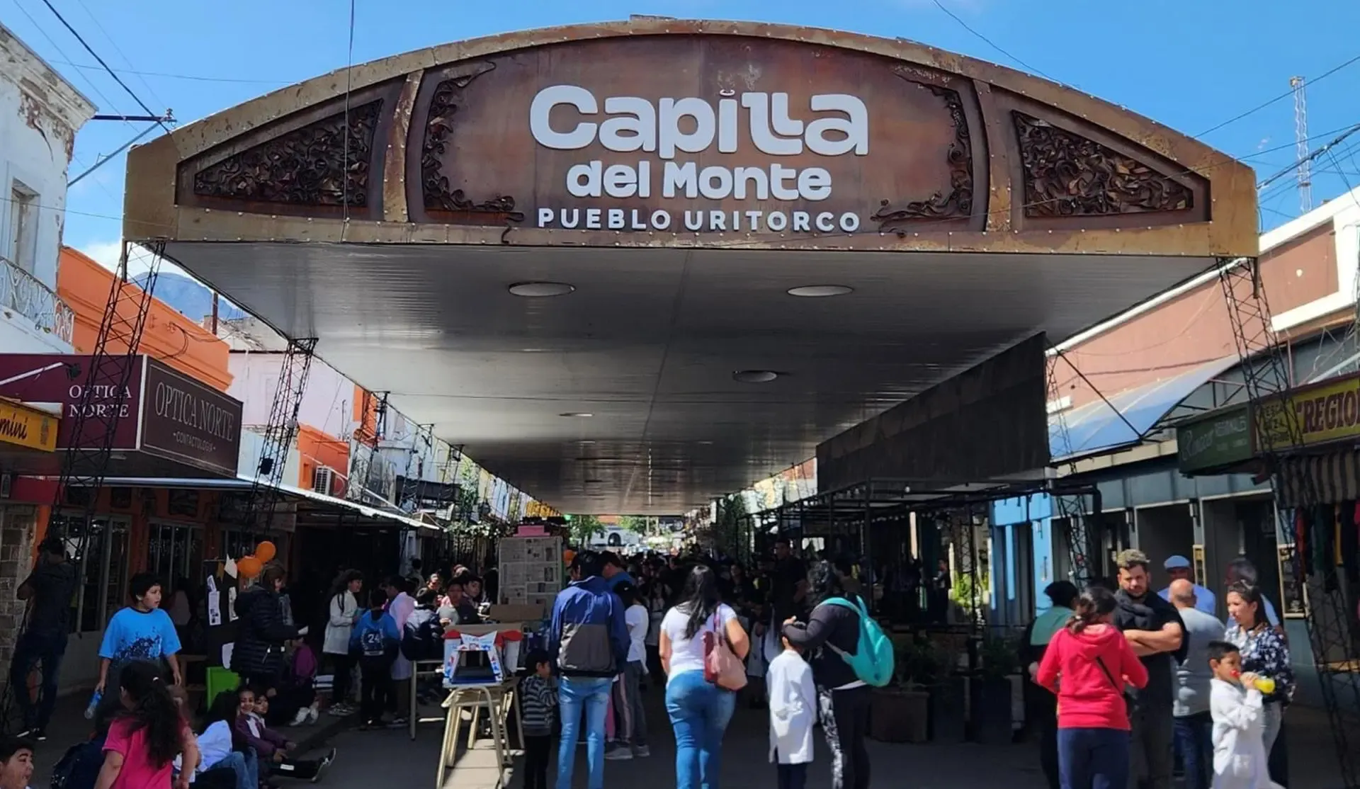 Capilla del Monte celebró los 60 años de su emblemática Calle Techada ...